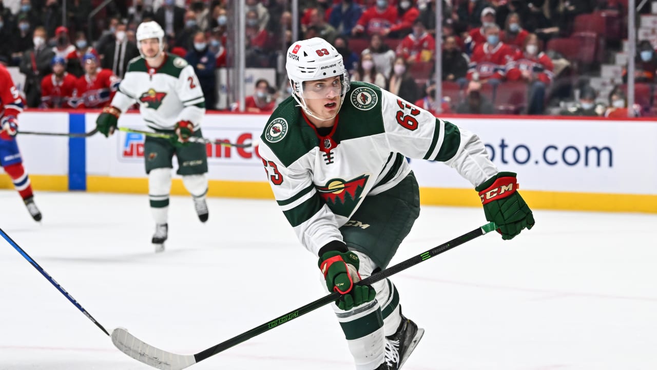 Bolts sign free agent F Mitchell Chaffee to a one-year, two-way ...