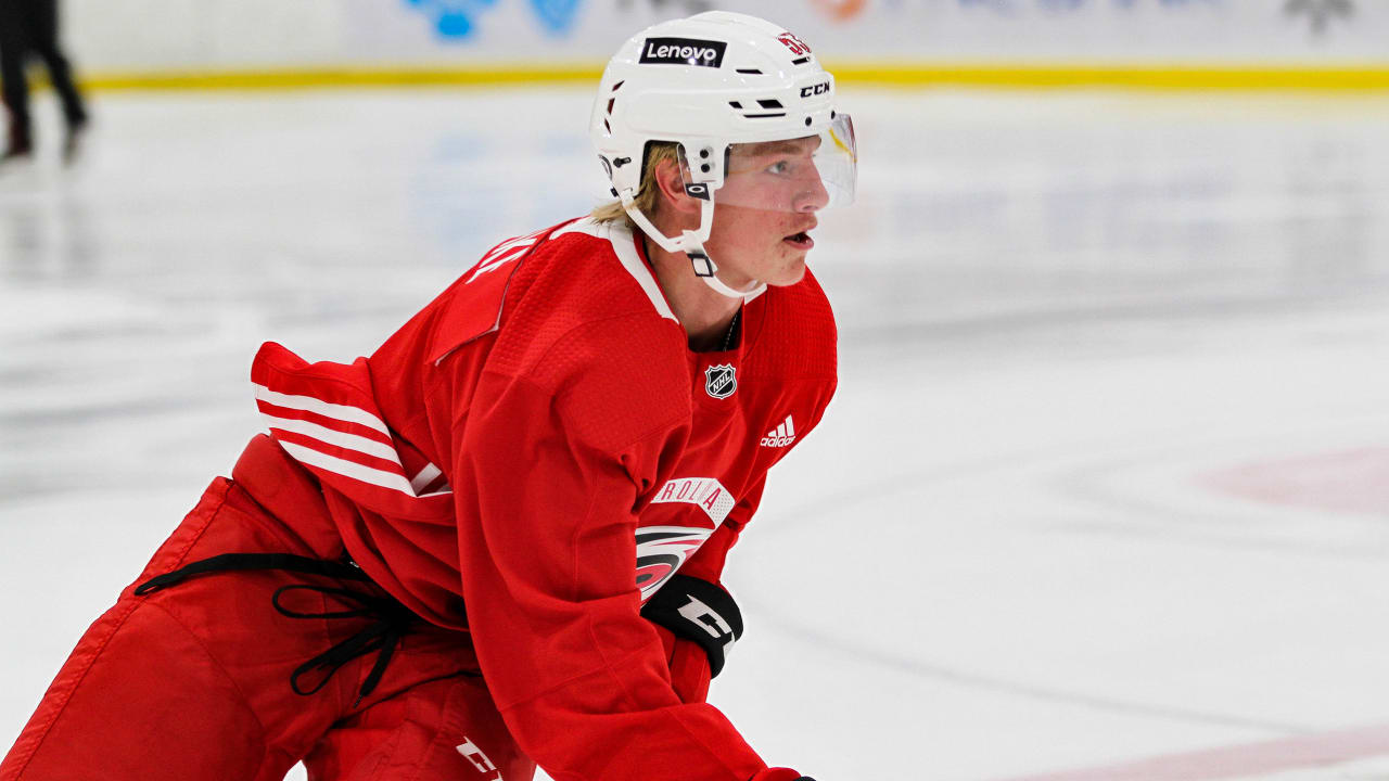 Hurricanes : Blake suit les traces de son père en route vers la LNH ...