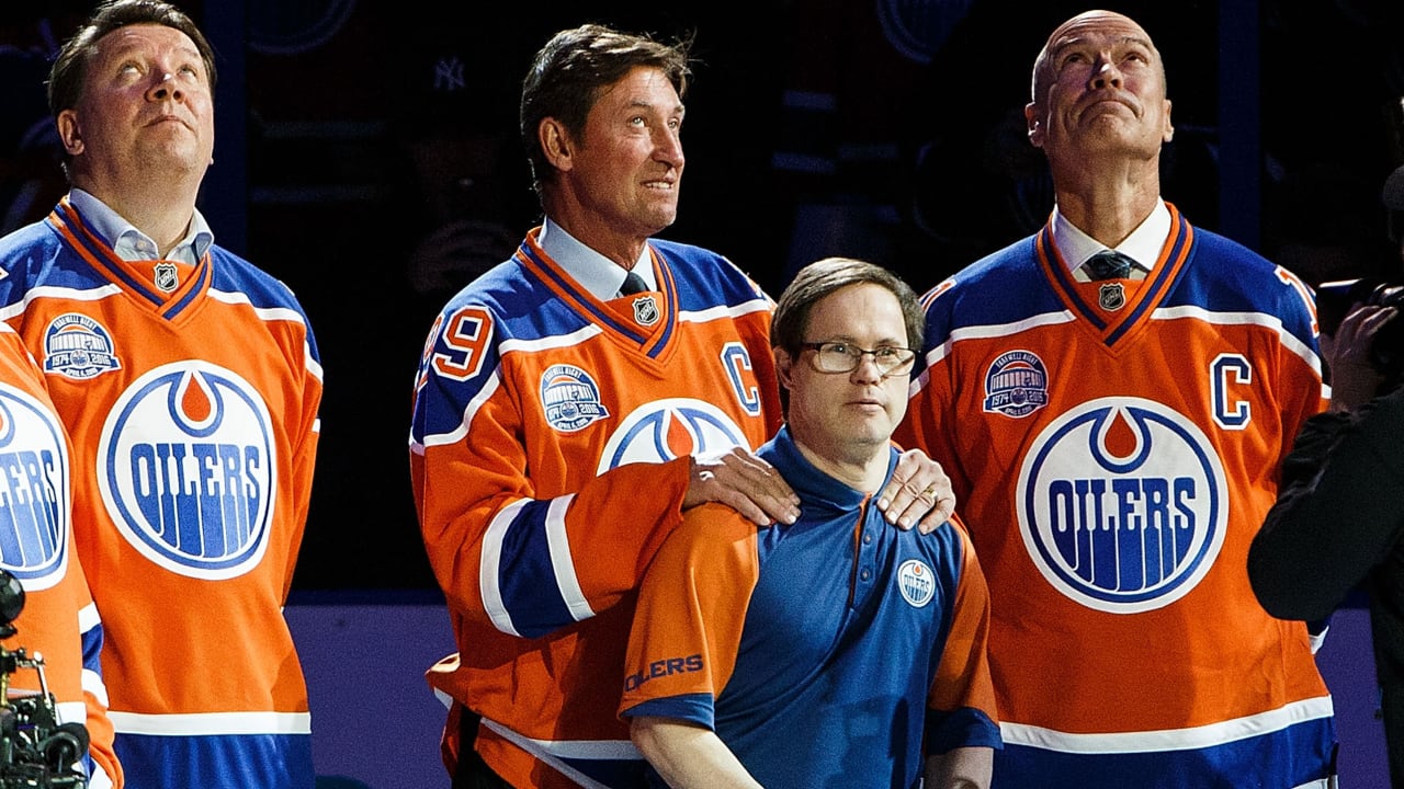 Longtime Oilers locker room attendant Joey Moss dies | NHL.com