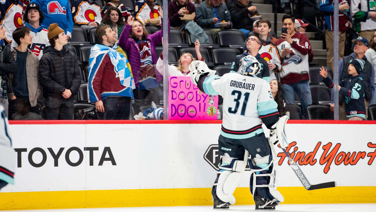 Grubauer erlebt emotionale Rückkehr: "Das bedeutet mir viel" | NHL.com/de