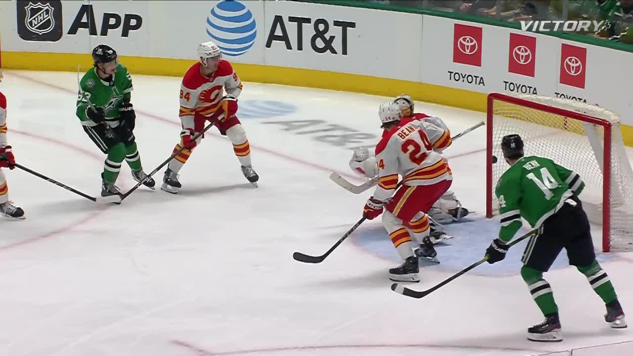 CGY@DAL: Johnston scores goal against Dan Vladar | Dallas Stars