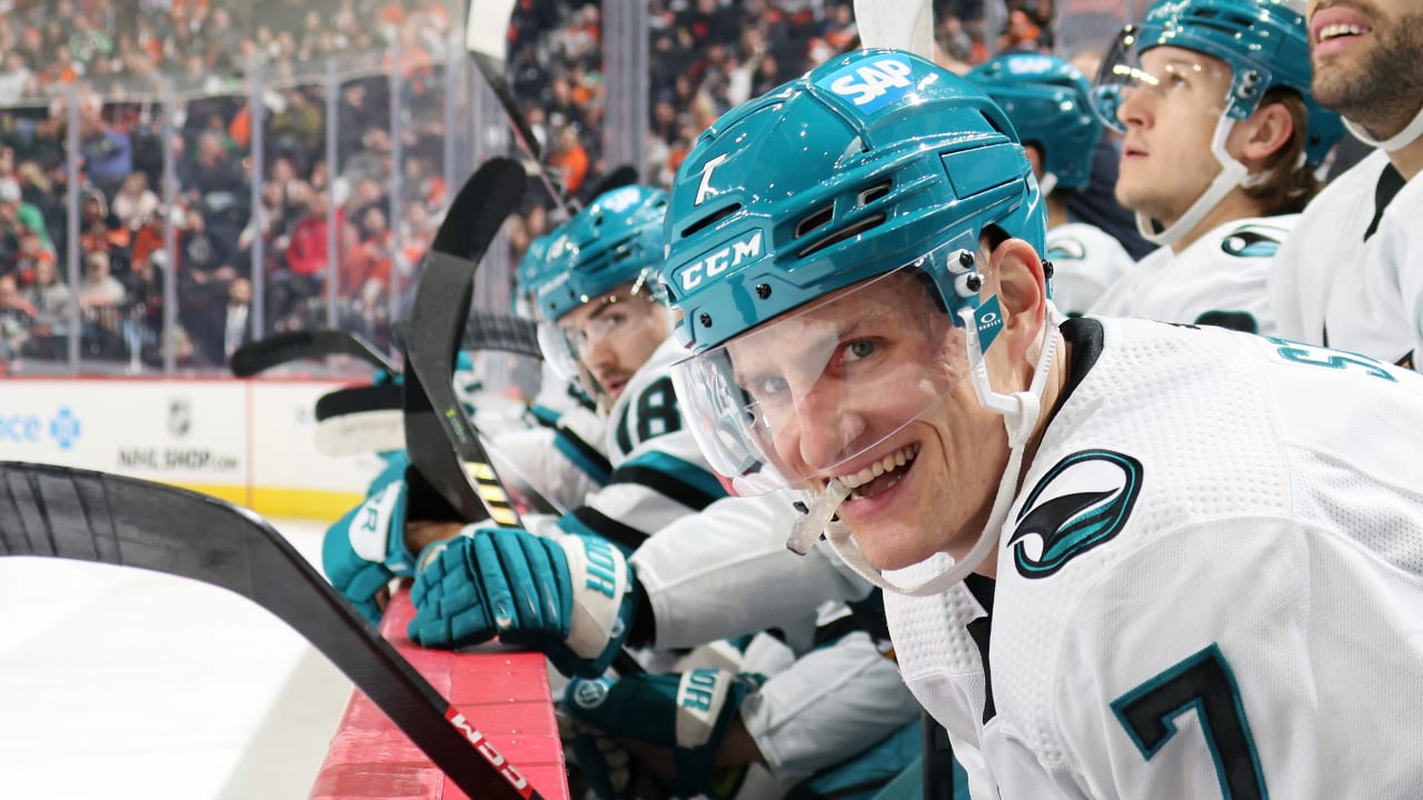 Der große Saison-Rückblick: Nico Sturm | NHL.com/de