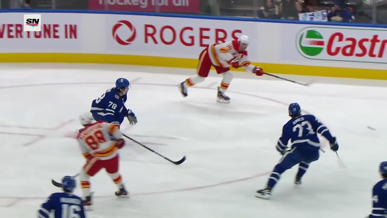 Big Z = Big Clapper | Calgary Flames