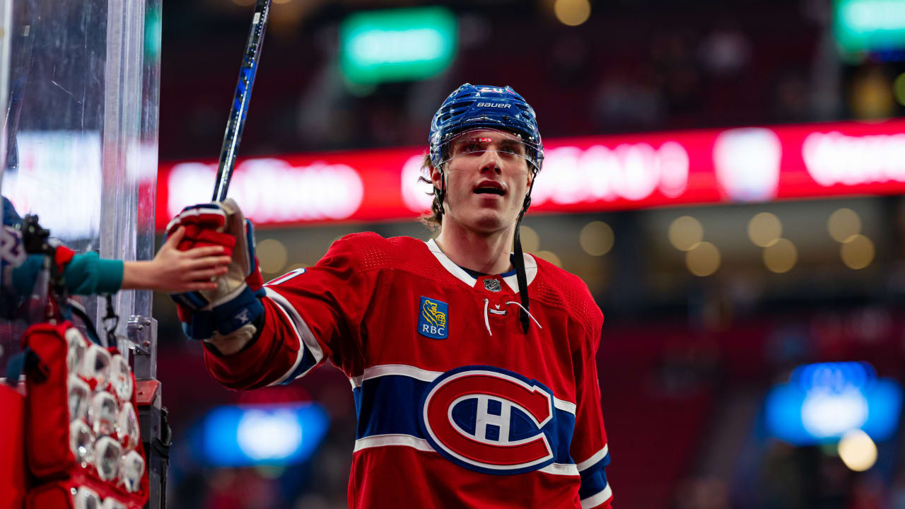 Slafkovský miluje fanoušky a je rád, že se zlepšil | NHL.com/cs