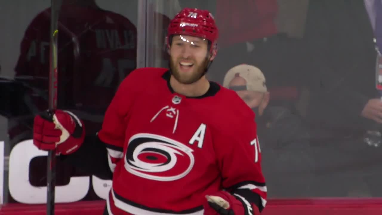 Slavin trifft zuerst | Carolina Hurricanes