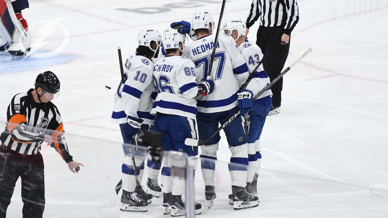 Point scores on redirection | Tampa Bay Lightning