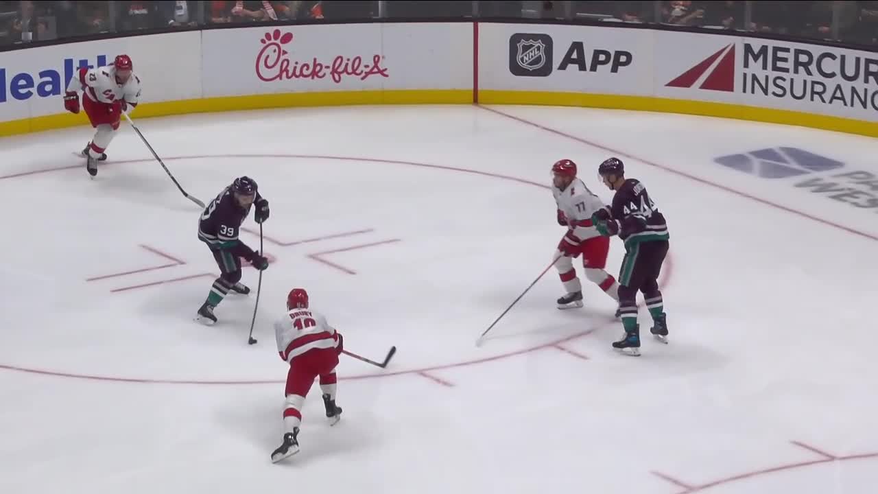 Carrick opens scoring | NHL.com