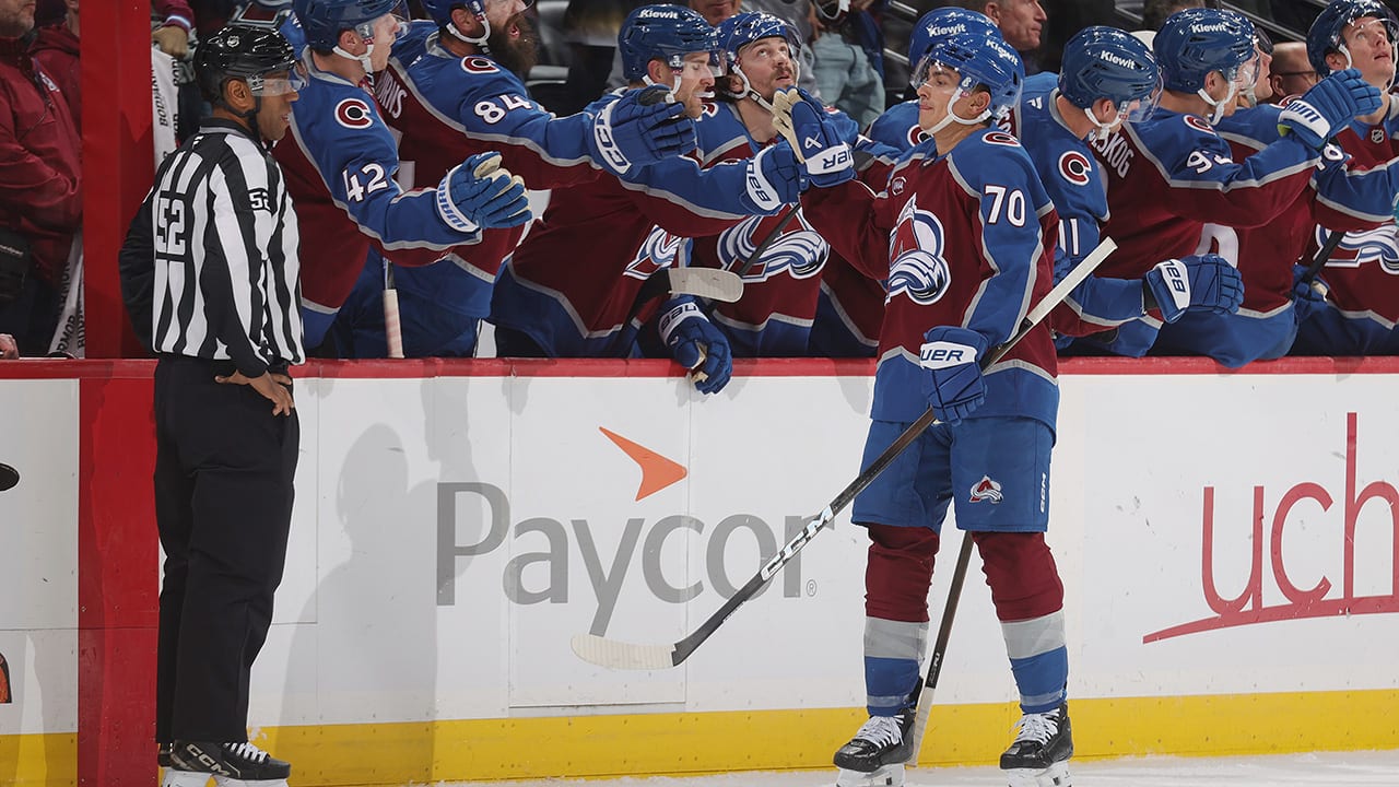 Malinski strikes from the circle | NHL.com