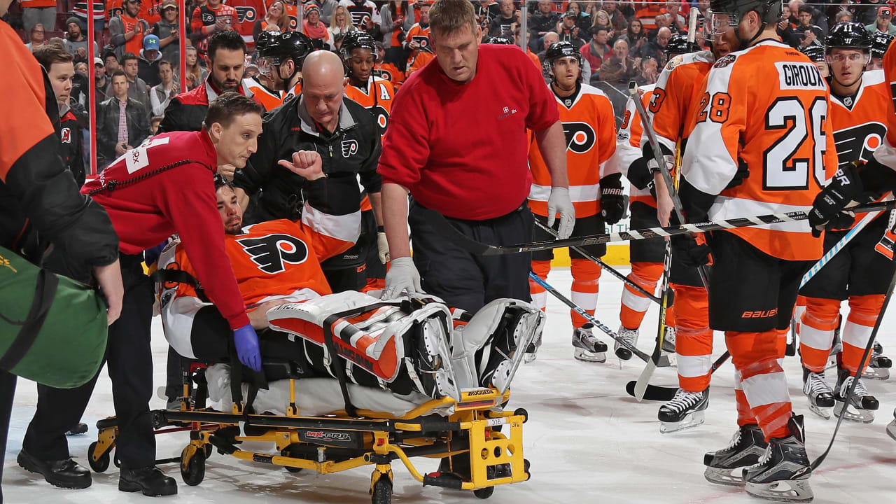 Michal Neuvirth of Flyers collapses, leaves game | NHL.com