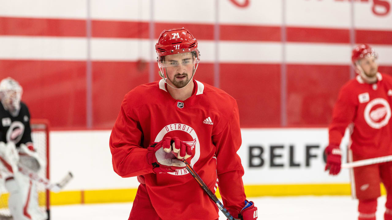 Notes: Larkin set to return versus Islanders | Detroit Red Wings