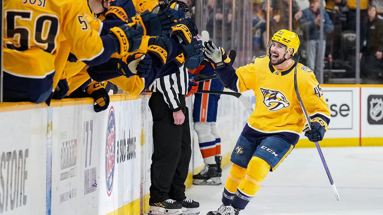 Carrier nets late go-ahead goal | NHL.com