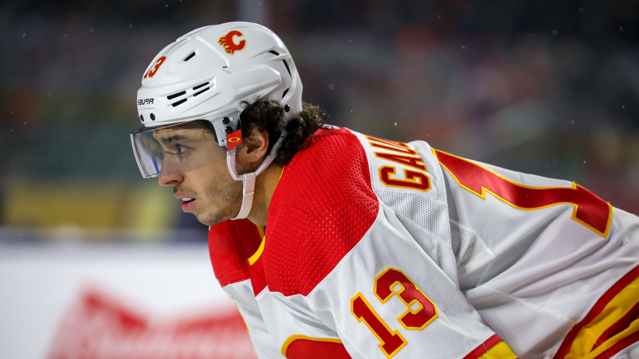 Flames : Gaudreau rend hommage à son grand-père décédé avec un but ...