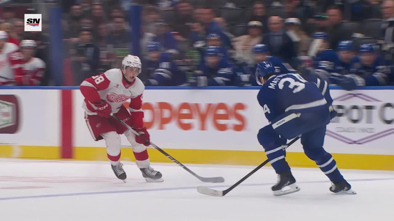 Emmitt Finnie with a Goal vs. Toronto Maple Leafs | Detroit Red Wings
