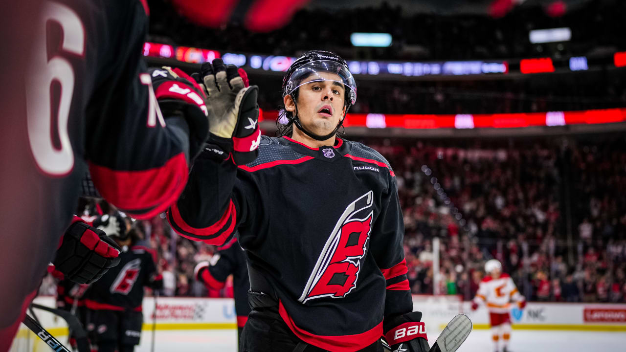 Jarvis' 20th goal of season | NHL.com