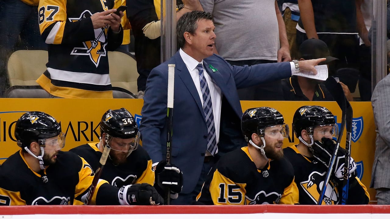Penguins coach disagrees on report of disconnect with Malkin, Kessel ...