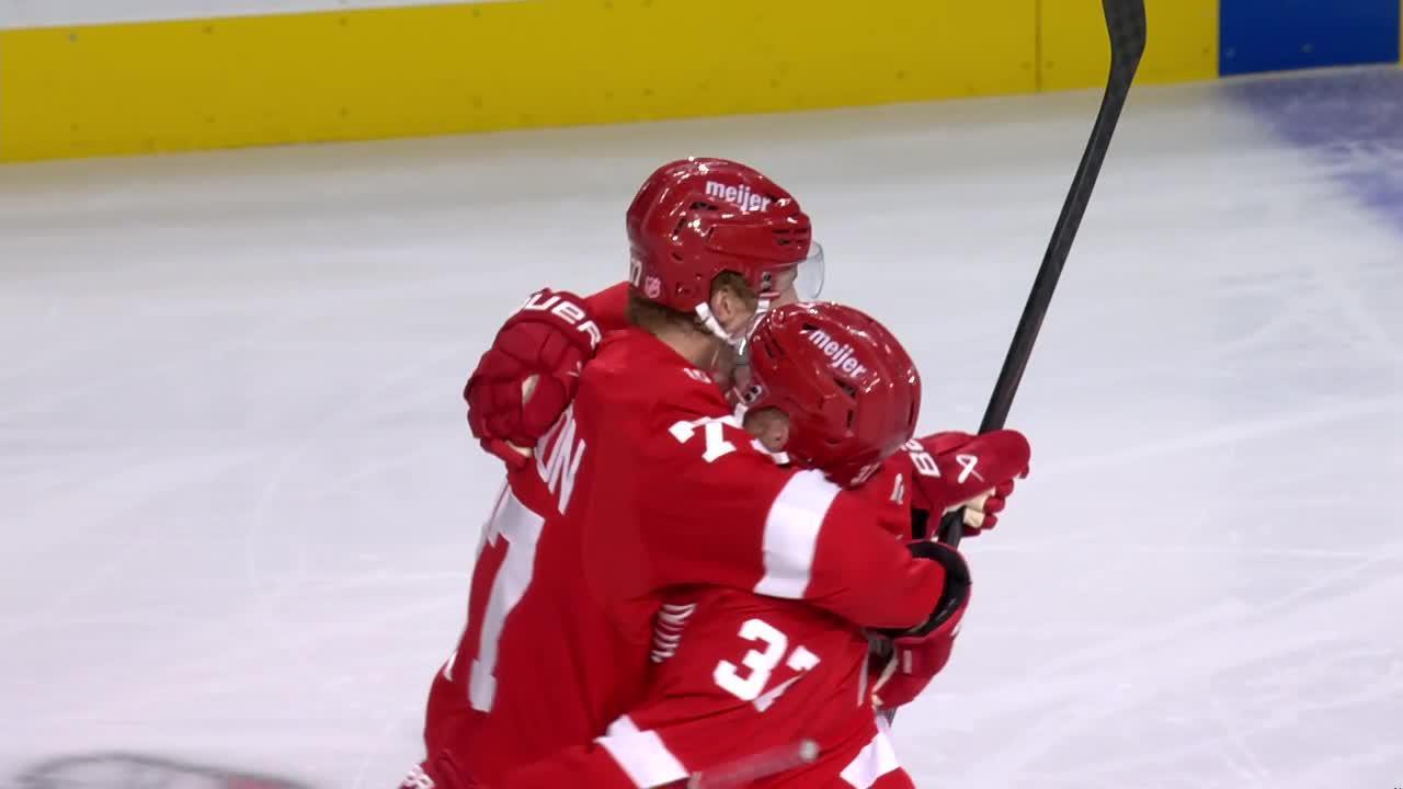 Edvinsson nets go-ahead goal | NHL.com