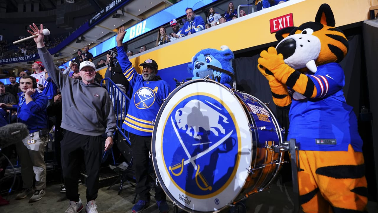 McDermott rides Zamboni before Sabres game on ‘Bills Night’ | NHL.com