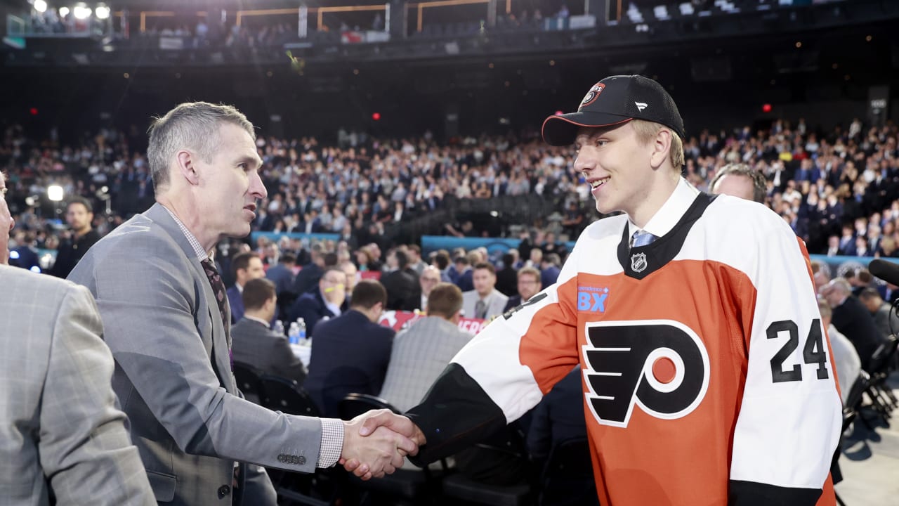 Jack Berglund tog hjälp av pappa Christians drafterfarenhet | NHL.com/sv