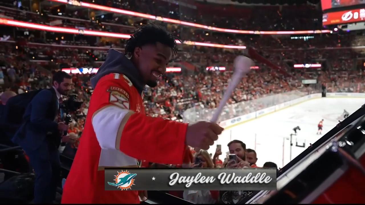 Waddle energizes the crowd | NHL.com