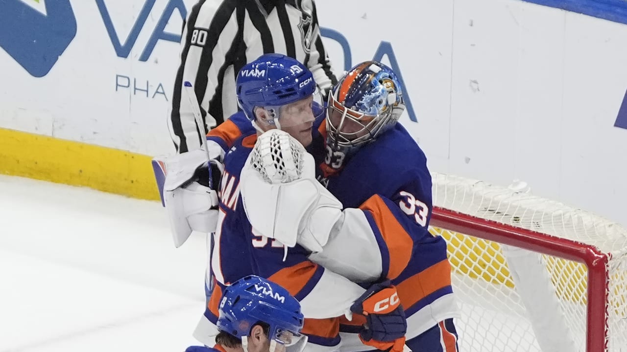 Rittich zažiaril, fanúšikovia skandovali jeho meno | NHL.com/sk