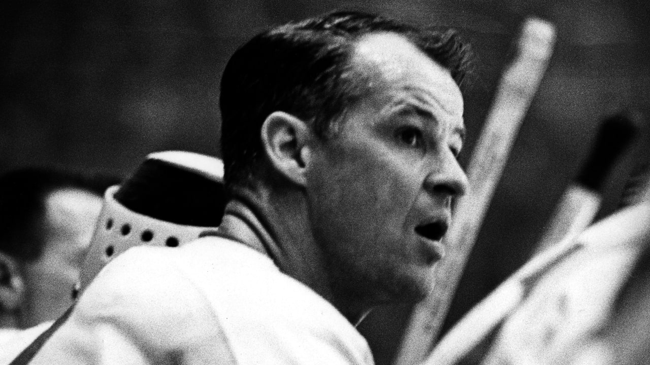 Dec. 25: Howe celebrates Christmas with six-point game | NHL.com