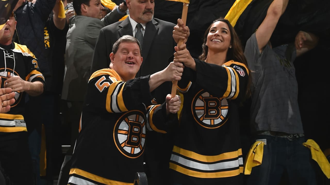 Raisman serves as fan banner captain at Game 2 of Blue Jackets-Bruins ...
