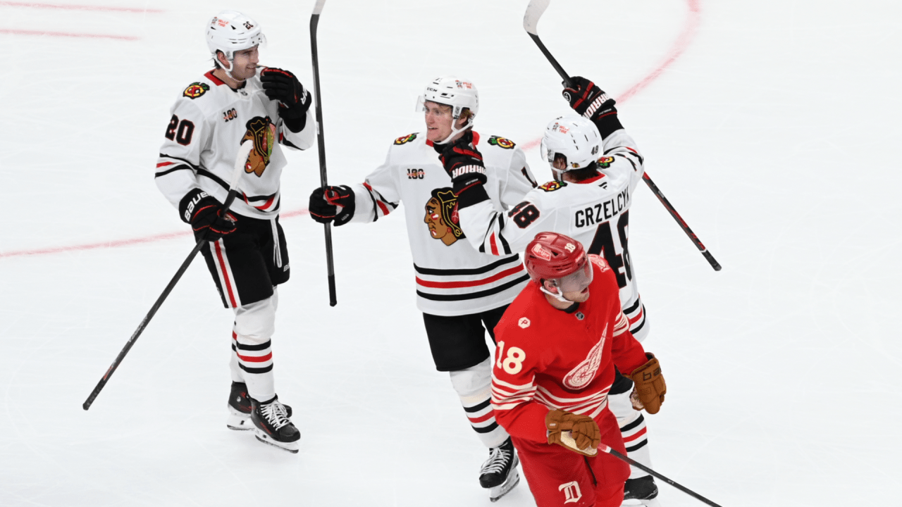 Moore First Career Goal | Chicago Blackhawks