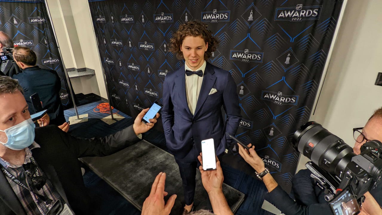 Calder Trophy Gewinner Moritz Seider im Interview | NHL.com/de