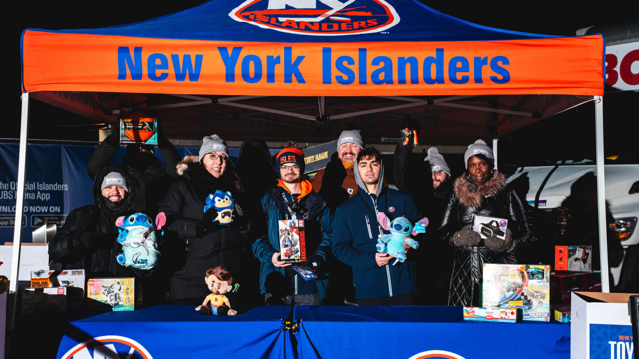 PHOTOS: Islanders Toy Drive Sponsored by Bob's Discount Furniture | New ...
