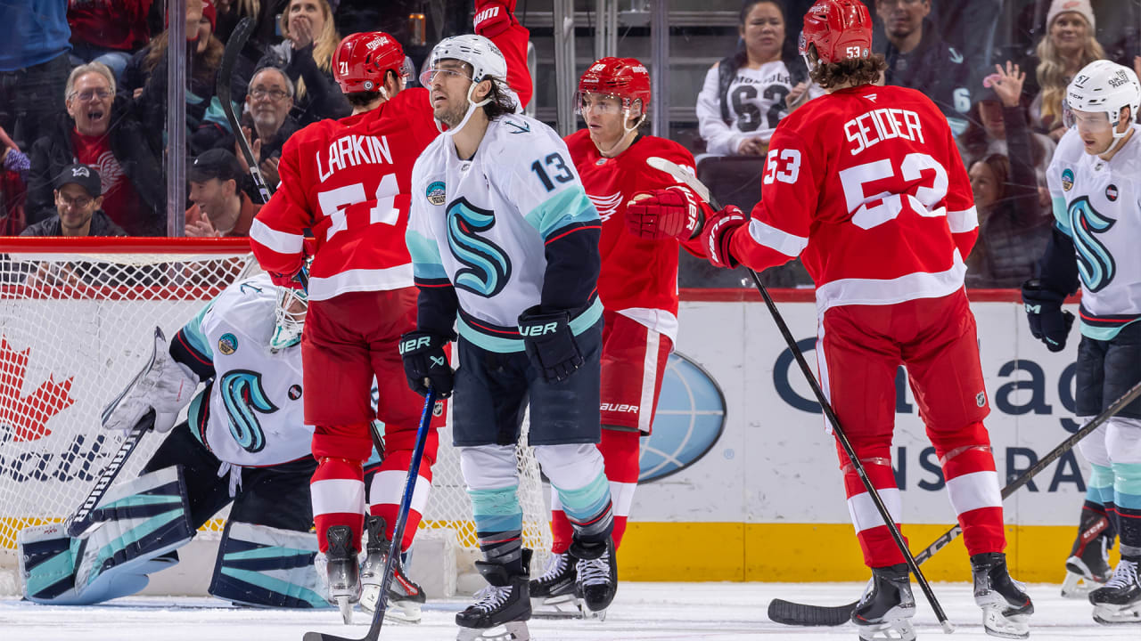 Larkin buries pass to extend lead | NHL.com