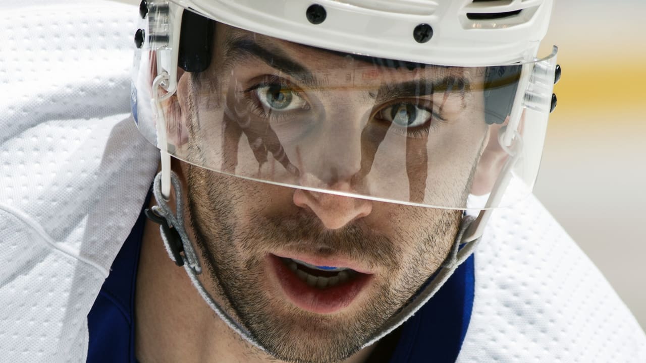 Tavares, family, representatives discussing options: report | NHL.com