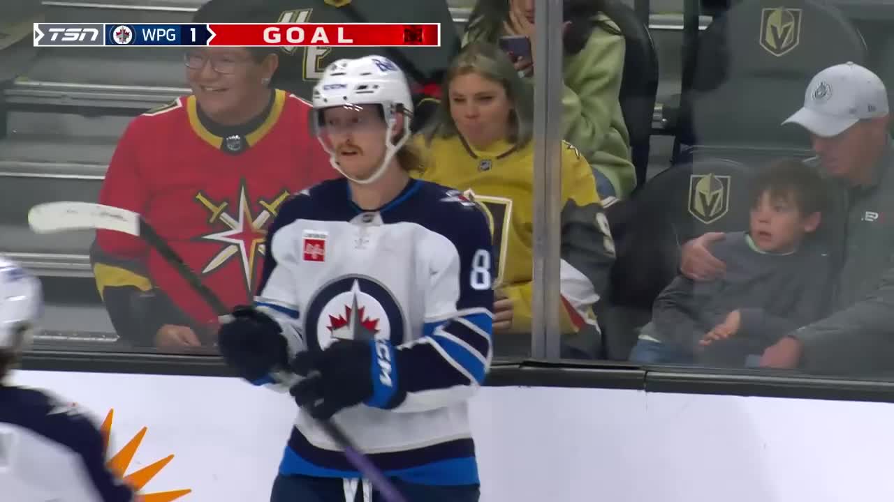 Connor scores on backhand | NHL.com