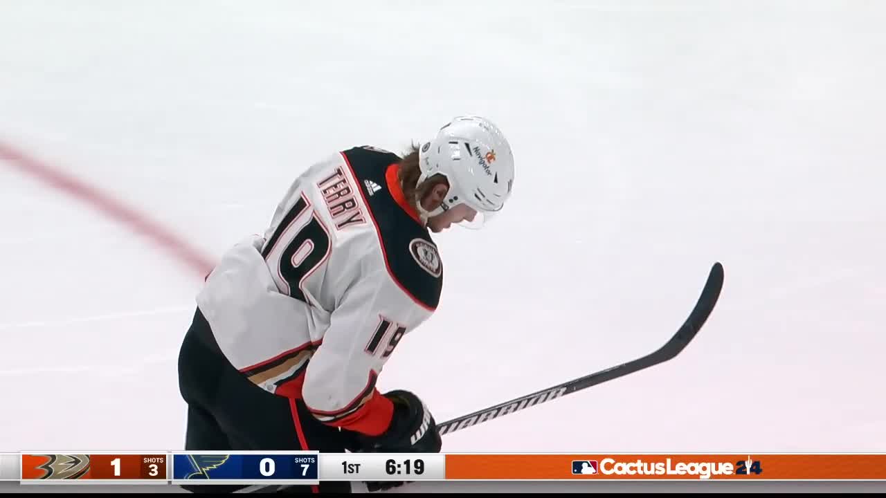 Terry nets opening goal | NHL.com