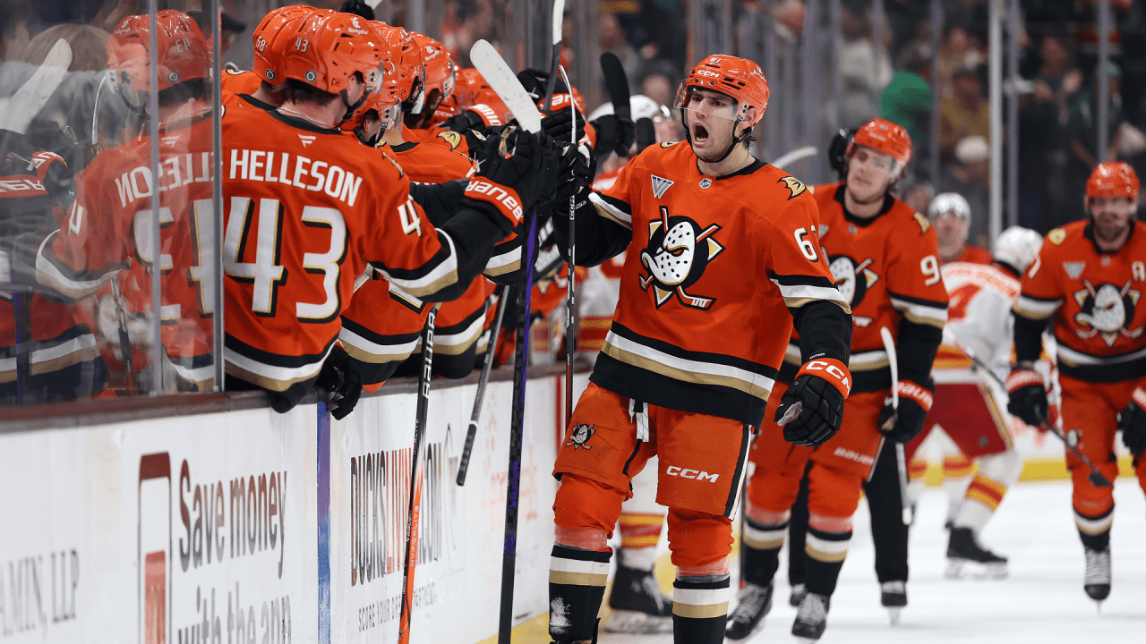 Gauthier Ties it Late in Third Period | Anaheim Ducks