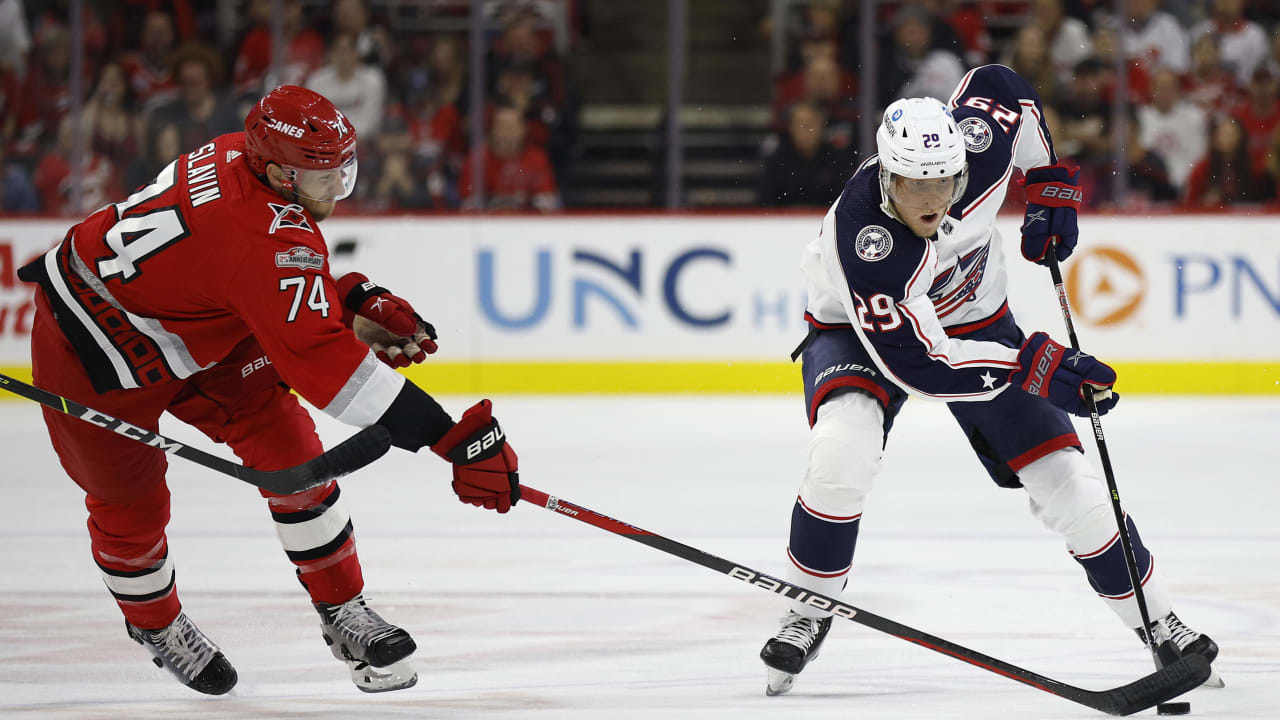 La blessure de Laine gâche les débuts de Gaudreau à Columbus | LNH.com La blessure de Laine gâche les débuts de Gaudreau à Columbus | LNH.com