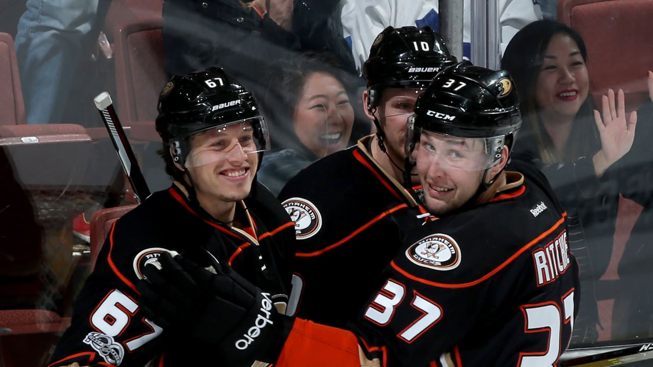 Rickard Rakell scores twice, Ducks defeat Maple Leafs | NHL.com