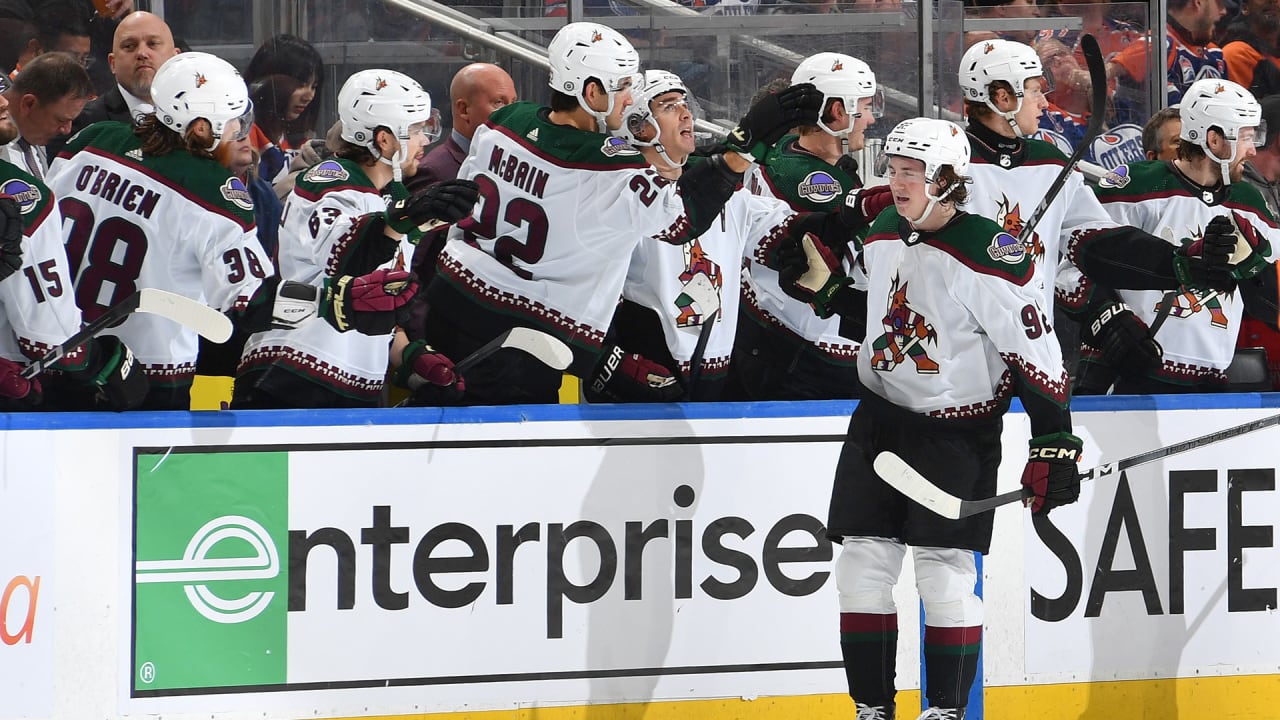 Cooley bats it in | NHL.com