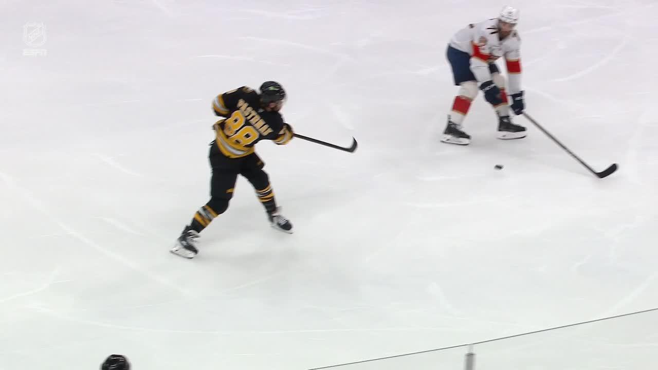 Elias Lindholm scores PPG evens the score 2-2 | Boston Bruins
