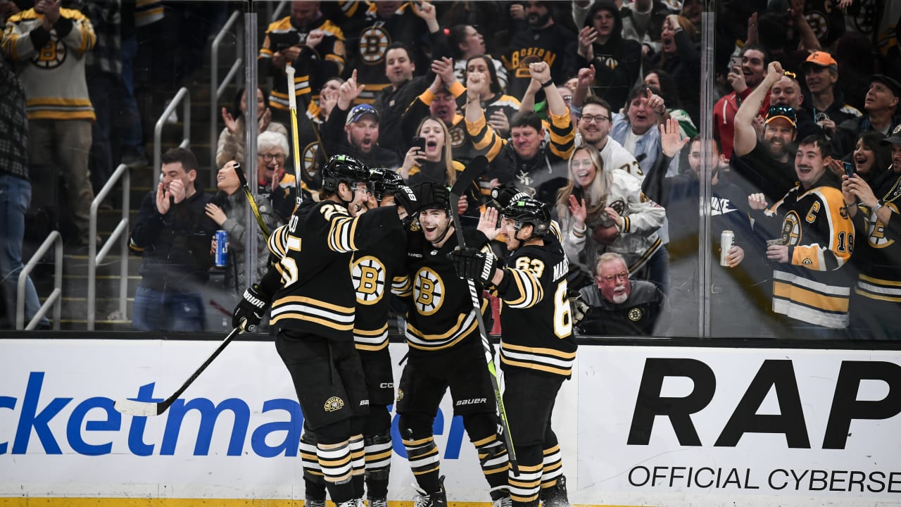 Coyle Scores Twice as Bruins Hold Off Flyers | Boston Bruins