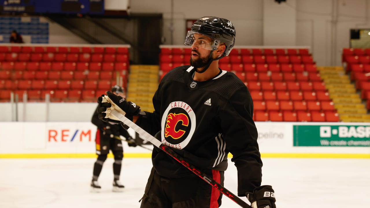 Photo Gallery - Kylington Practices 12.01.23 | Calgary Flames