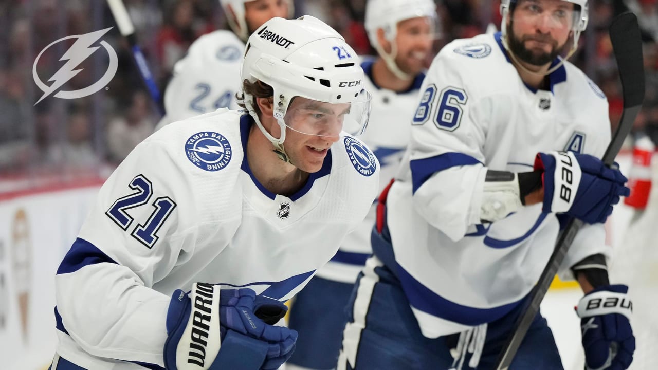 Point scores to finish hat trick | Tampa Bay Lightning