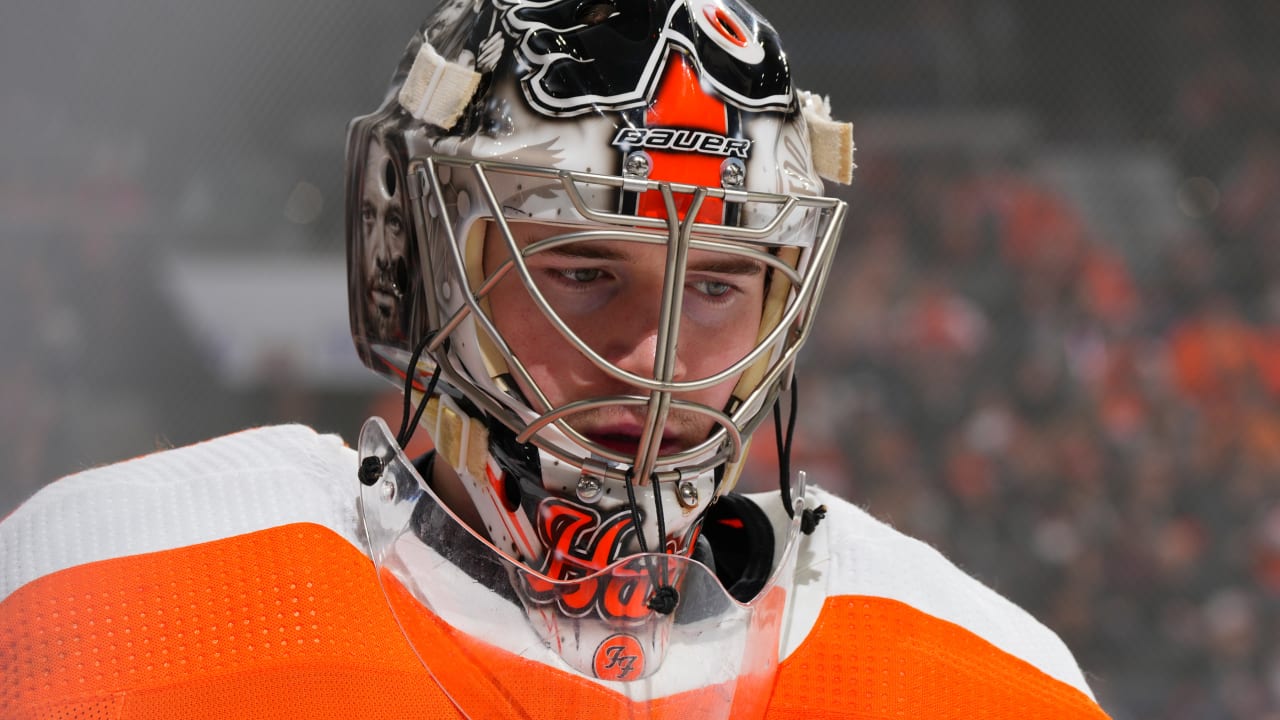 Carter Hart de retour face aux Stars | LNH.com