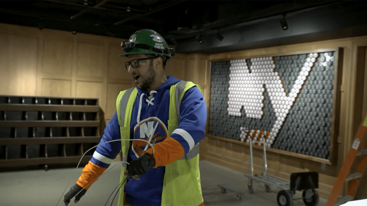 Singing Electrician Lights Up UBS Arena | New York Islanders