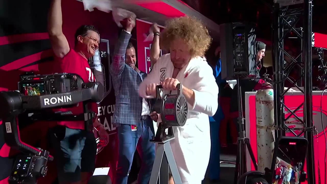 Commodore sounds Hurricanes siren in iconic bathrobe before Game 5 of ...