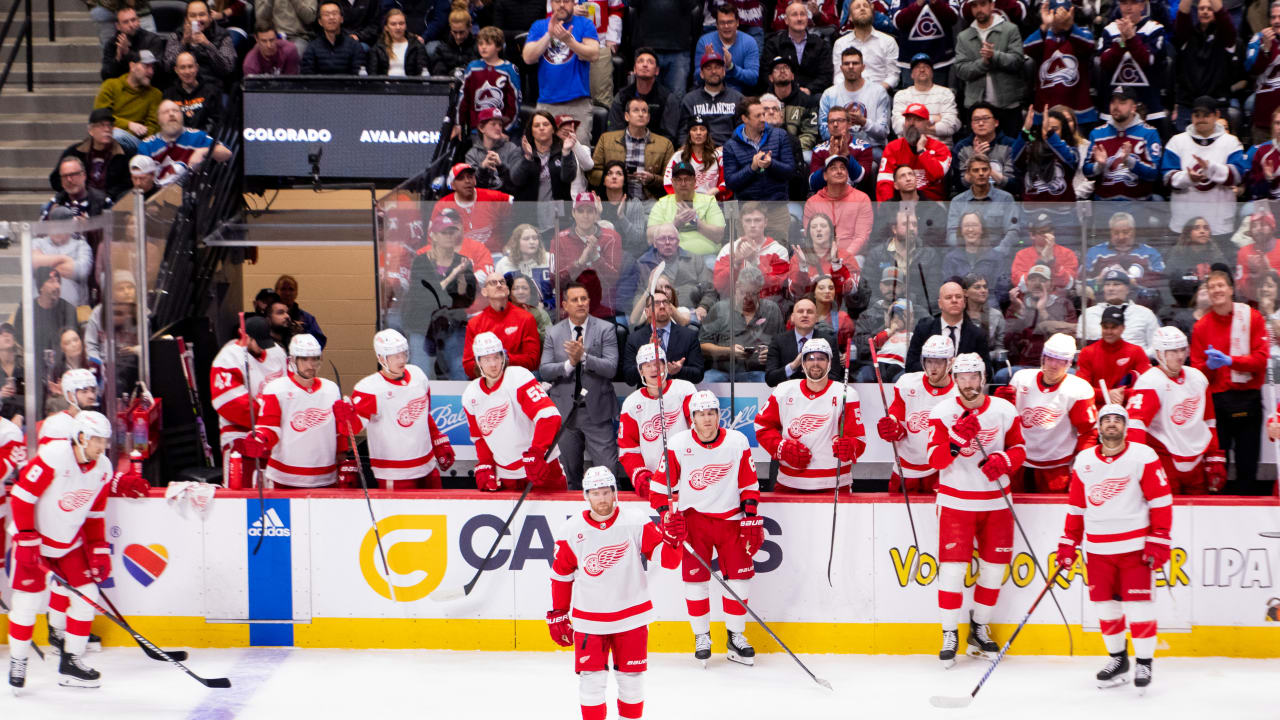 Compher receives standing ovation from Avalanche fans in return to ...