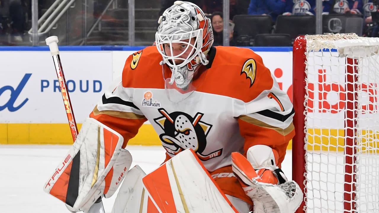 Dostál má novú zmluvu. Anaheimu sa upísal na päť rokov | NHL.com/sk
