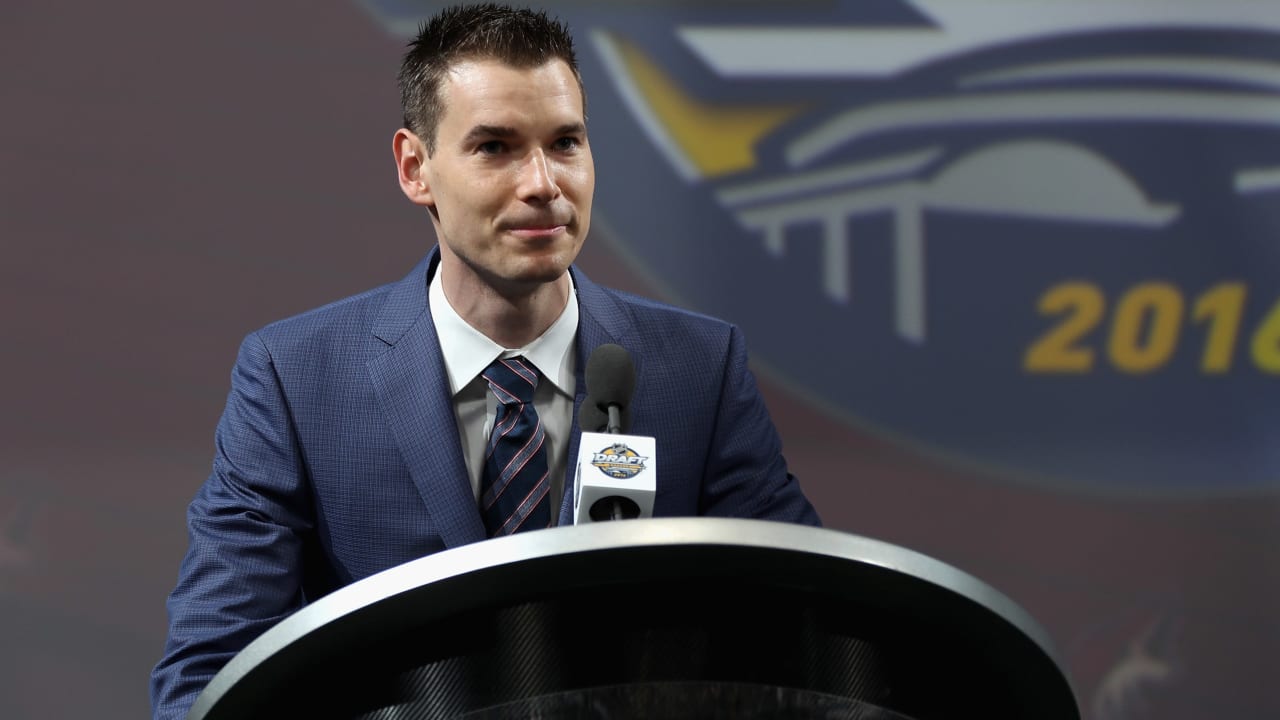 Bouchard: Un premier été occupé pour John Chayka | LNH.com