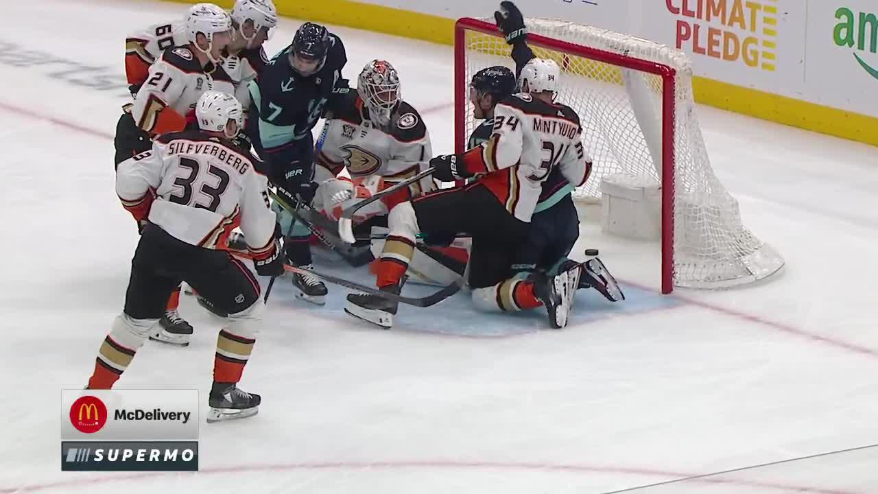 ANA@SEA: Schwartz scores goal against Lukas Dostal | Seattle Kraken