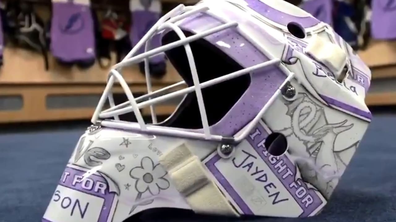 Domingue meets cancer-fighting children who helped design mask | NHL.com