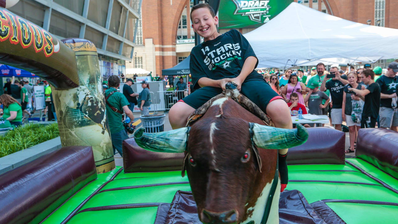 NHL Draft Fan Fest a hot time in Dallas | NHL.com